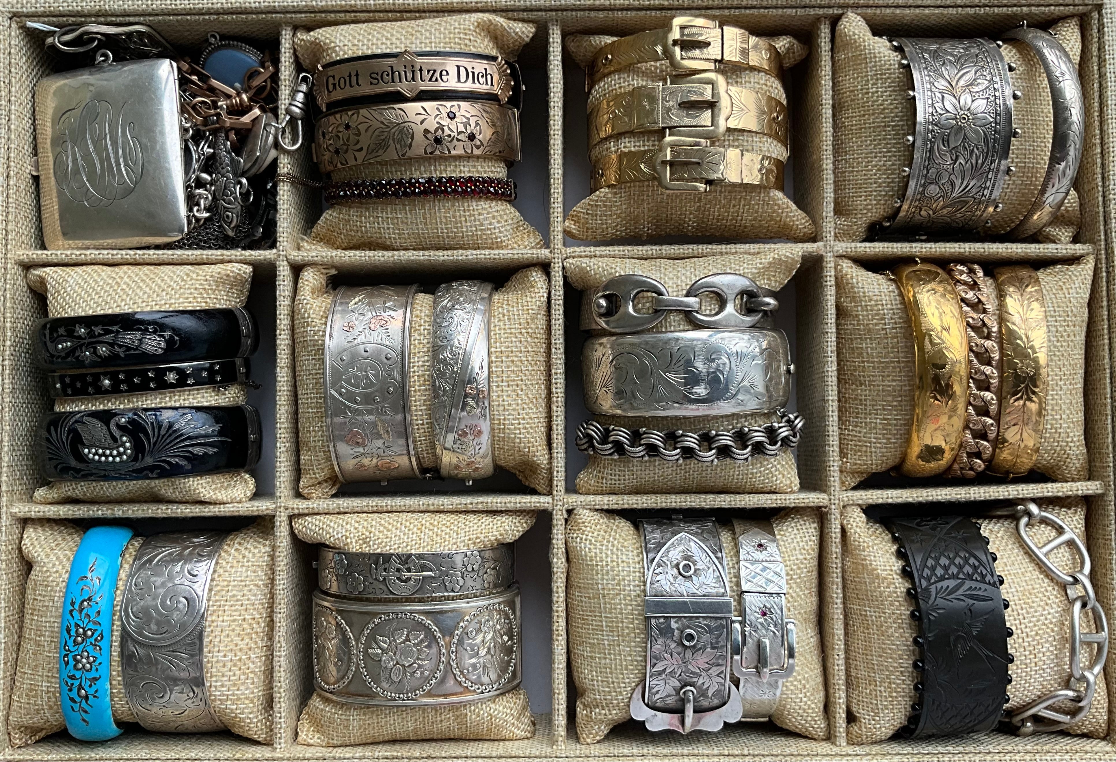 VINTAGE Collection – Charmed by JMK